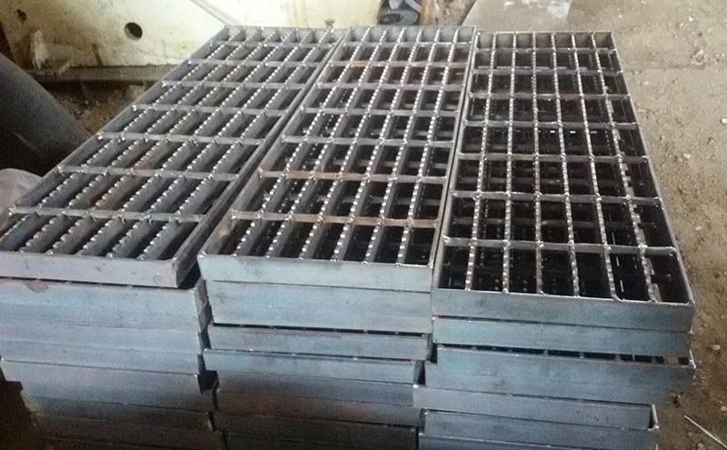 Distributor & Supplier Serrated Steel GratingPramana Baja Distributor ...